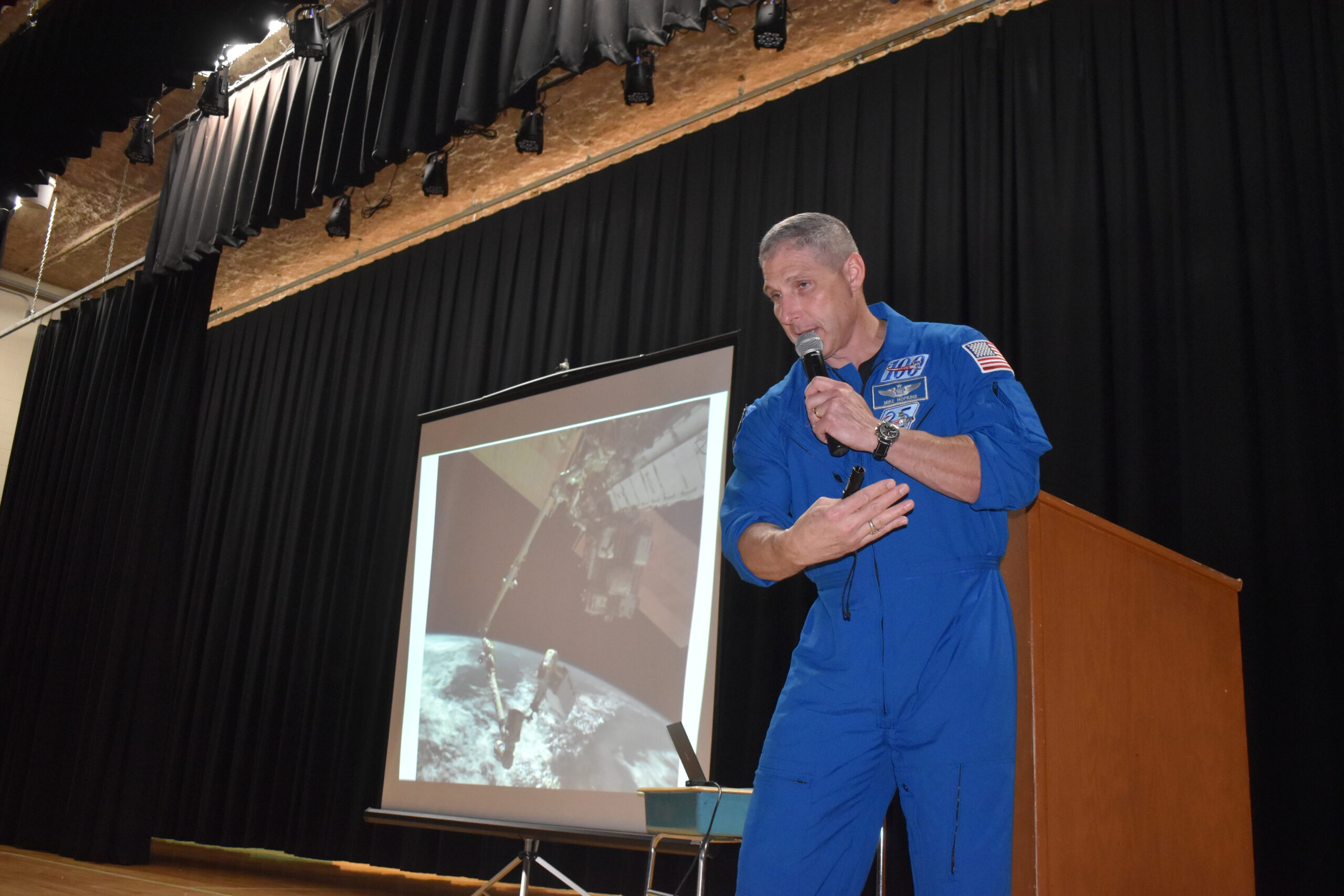 Astronaut describes life out of this world | News, Sports, Jobs - The ...